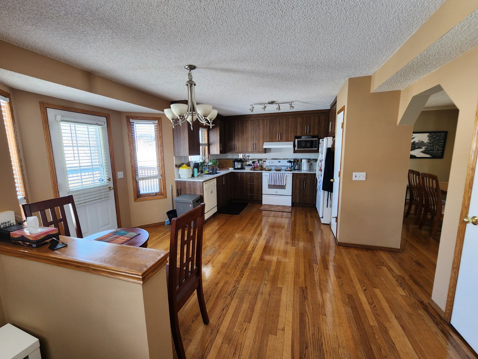 72 Hidden Vale Close NW, Calgary AB | HonestDoor